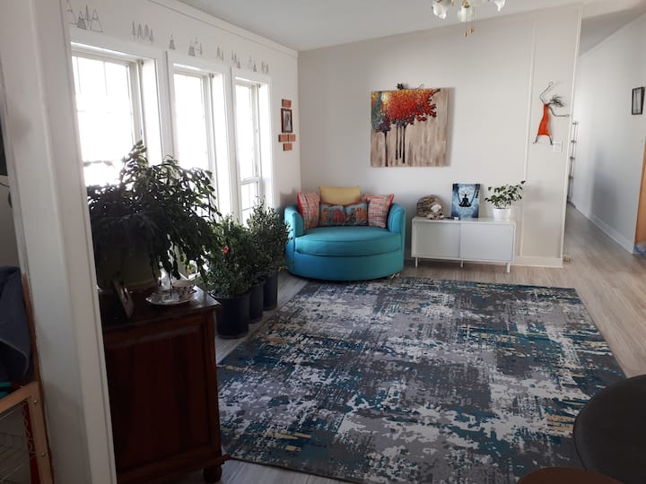 Cheerful 2bd/1ba In Very Quiet Residential Home. - Kelowna