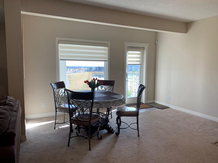 Specious Walkout Luxury Bsmt Suite, Amazing View - Calgary