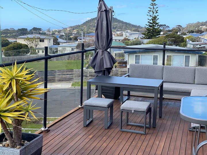 Three Bedroom With Spectacular Views And Spa Bath - Bicheno