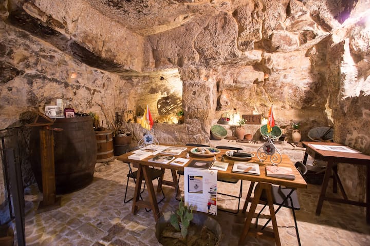 Case Degli Avi, Esperienza Abitativa In Grotta - Módica