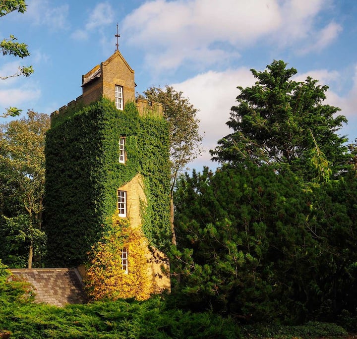 Unforgettable Stay At The Victorian Water Tower - Hertfordshire