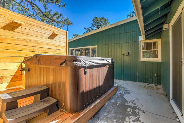 Hot Tub | Mountain Views | Perfect Family Retreat - Manitou Springs, CO