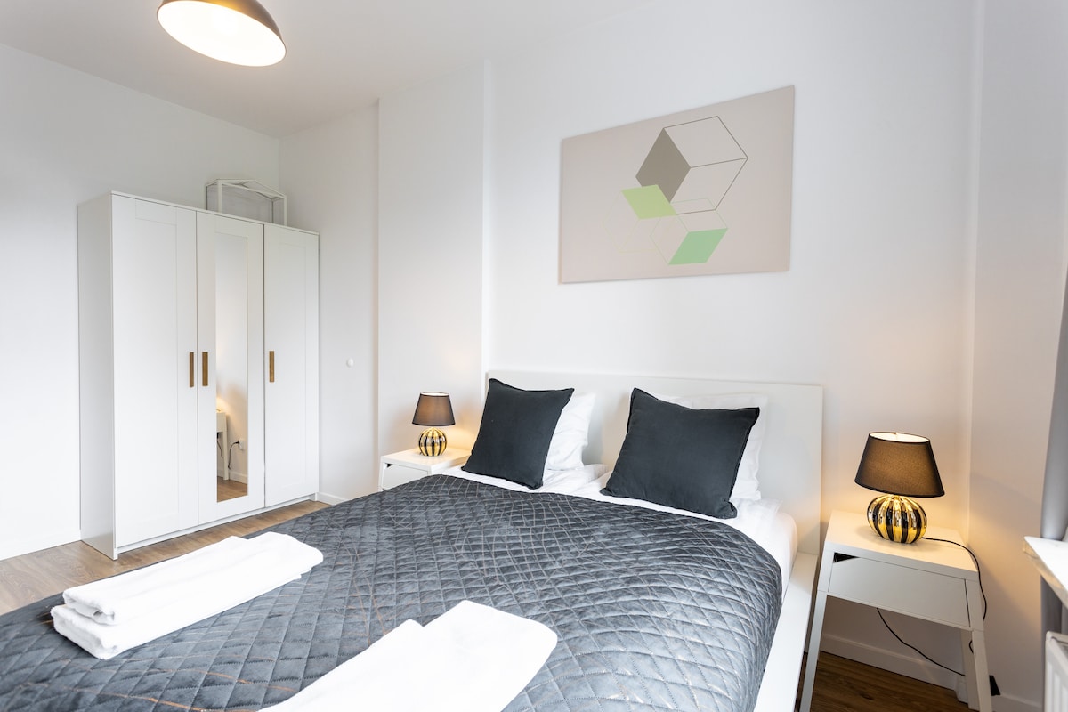 Golden Apartments Warsaw - Rondo ONZ - Apartments for Rent in Warszawa ...