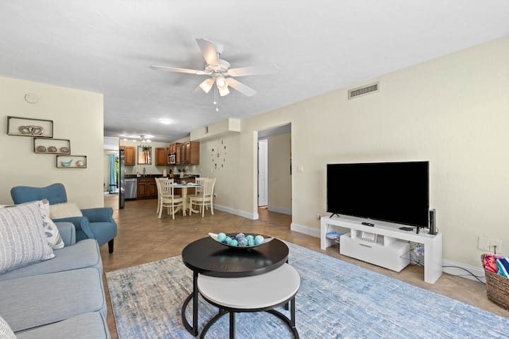 2/2 Condo With Garden+heated Pool+6min From Siesta - Sarasota, FL