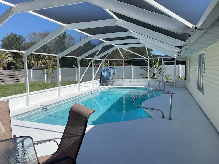 Beautiful Heated Pool Home Near Beach! - Vero Beach, FL