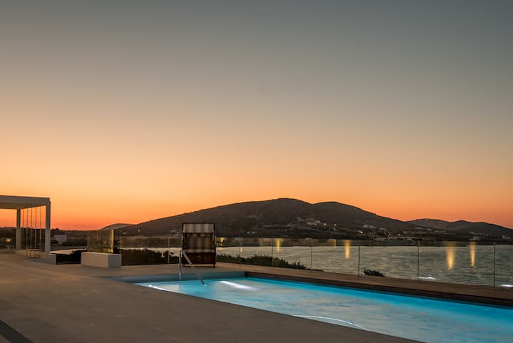 Meltemi Sea Front 3 Bedroom Villa With Pool - 安迪帕羅斯島