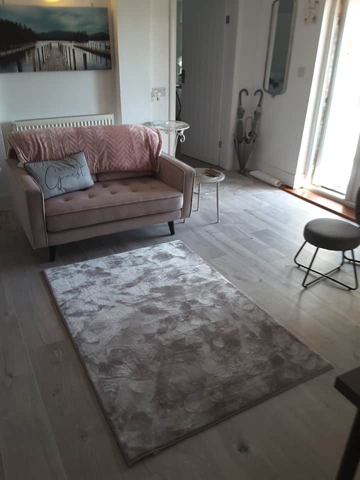Unique Beach & Sea Views  Modern 1 Bed Apartment - Guernsey