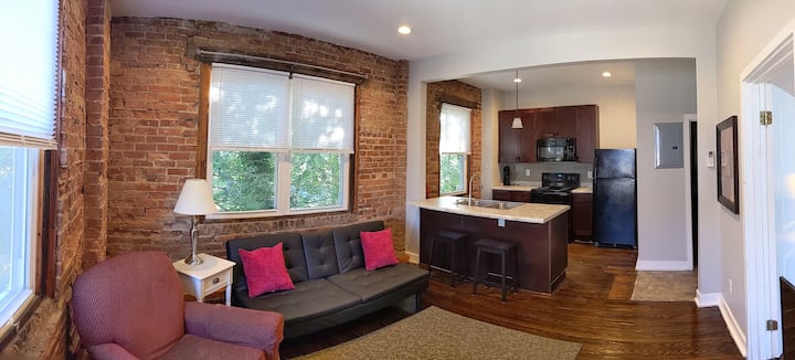 Urban Chic Extended Stay One Bedroom 203 - 로아노크