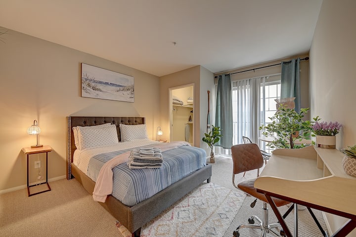 Stunning 1-bedroom Flat In Heart Of Santa Monica - Santa Monica, CA