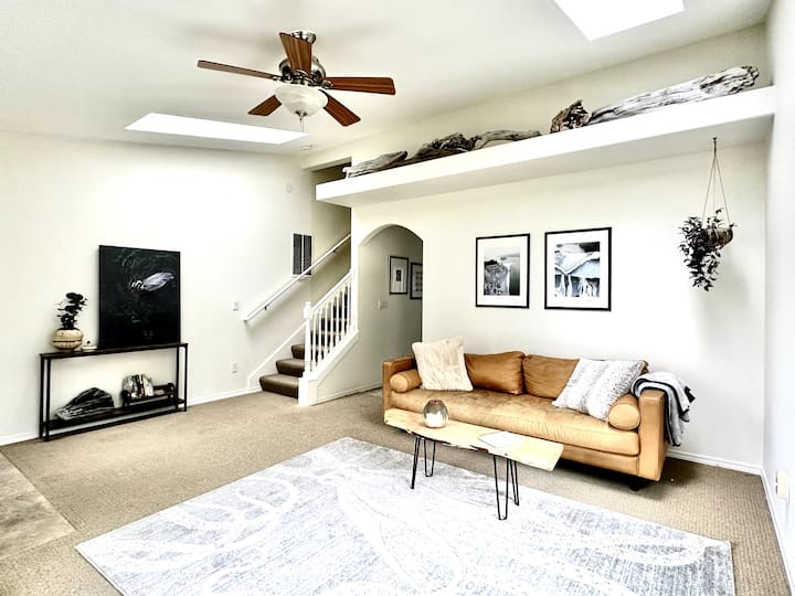 Floofen Island Haus - Coupeville, WA