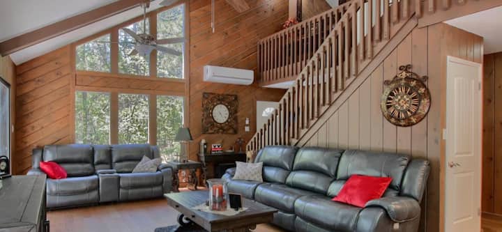 A Cheerful Cabin 3-bedrooms With Large Bonus Room - Bass Lake, CA
