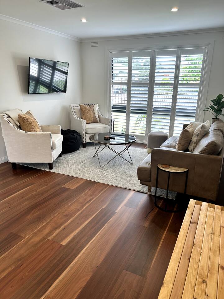 Stylish Family Beach House With A Hot Tub! - Red Hill