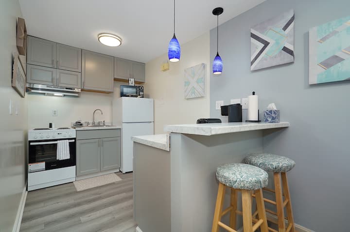 Walk To Bars & Restaurants | 1br Highlands Stay! - Louisville, KY