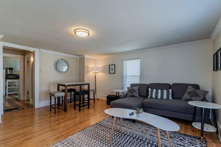 Cute 1-bdrm/separate  Entry/keypad/free Parking - Urbana, IL