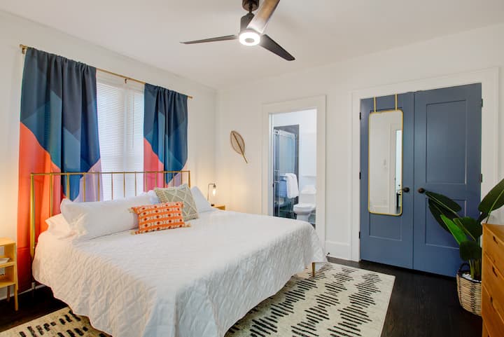 Atl City Living- Mercedes-benz, Downtown, Colleges - Atlanta, GA