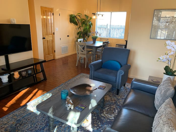 Beautifully Furnished Townhouse W/cozy Fireplace - Corrales, NM