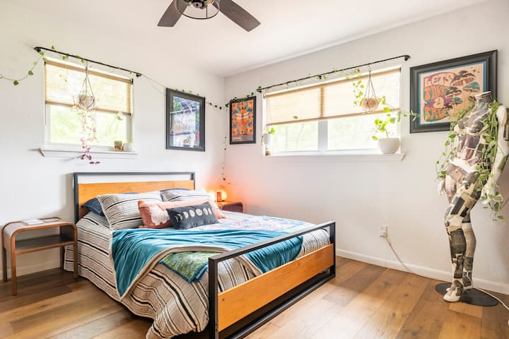 Sunny Private Room In Residential Home In East Atx - Austin, TX
