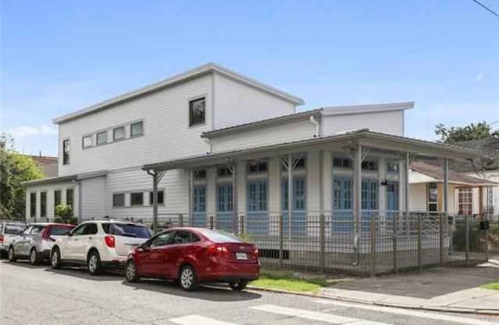 Perfectly Located Uptown Private Guest Suite - New Orleans, LA