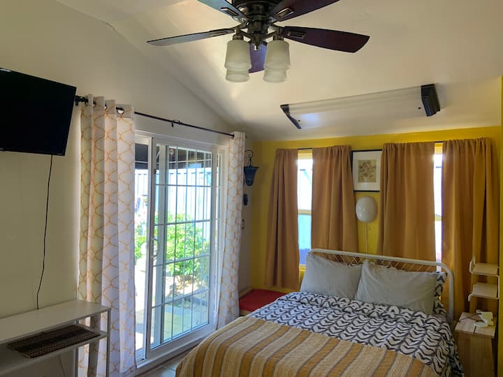 Sunlit Tiled Studio W/private Back Patio - American Canyon, CA