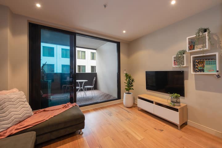 The Cornerstone- Lovely 1 Bedroom Apartment - La Trobe University City Campus