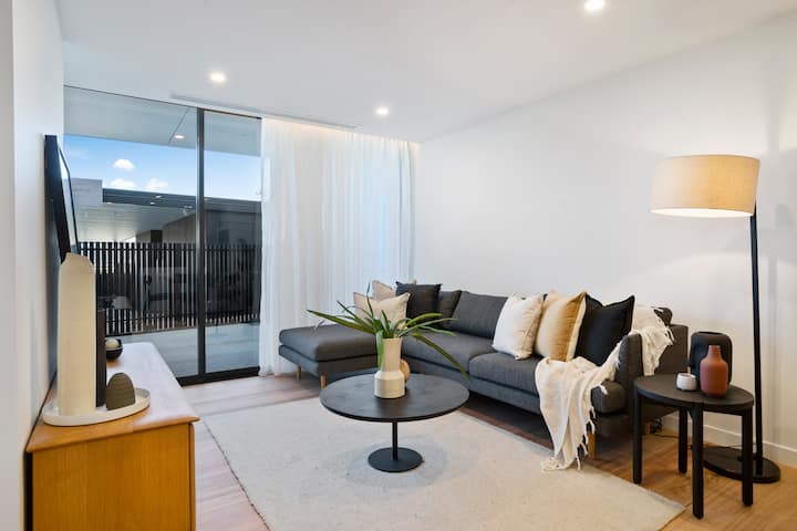 Lovely, Modern, Sunny, Beach Paradise - Hobart