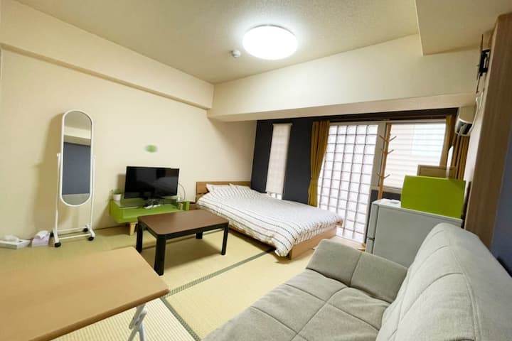 Firestick设备/和室/有长期折扣/厨房可自助用餐/距心斋桥站和难波站交通便利 - 우메다