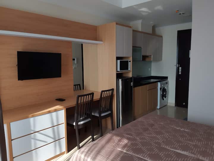 Menteng Park Apt Studio City View, Wi-fi, Netflix. - Jakarta