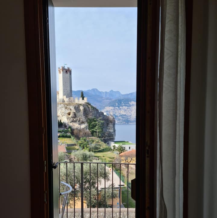 Chateau Apartment     Cin It23045b4op85ijy6 - Malcesine