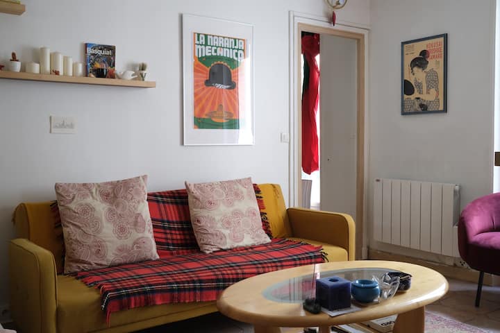 Appartement En Plein Cœur Du Xviiie - Paris