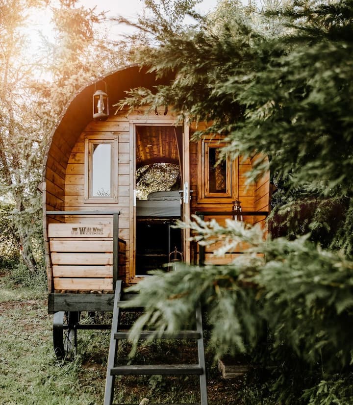 Roulotte Western Avec Jacuzzi - Bourgogne-Franche-Comté