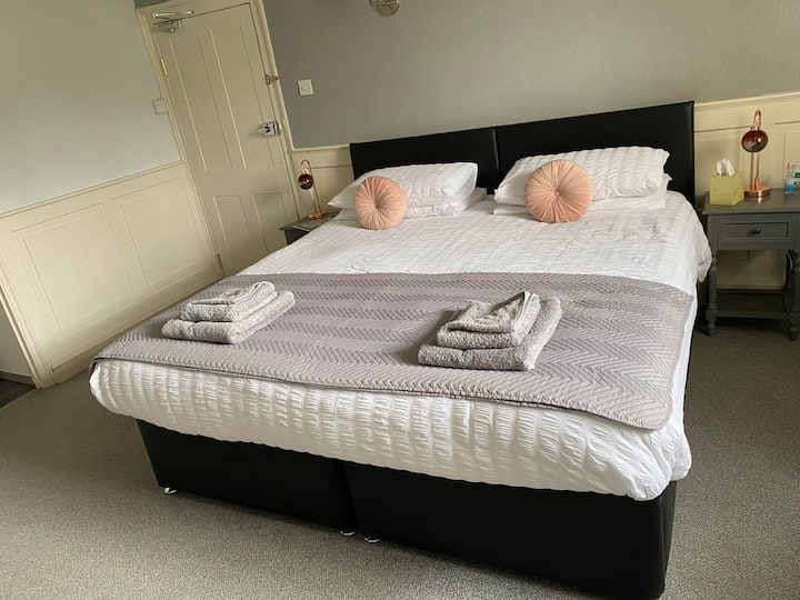 Welcoming Stay In Super King Room, Oxfordshire - Witney