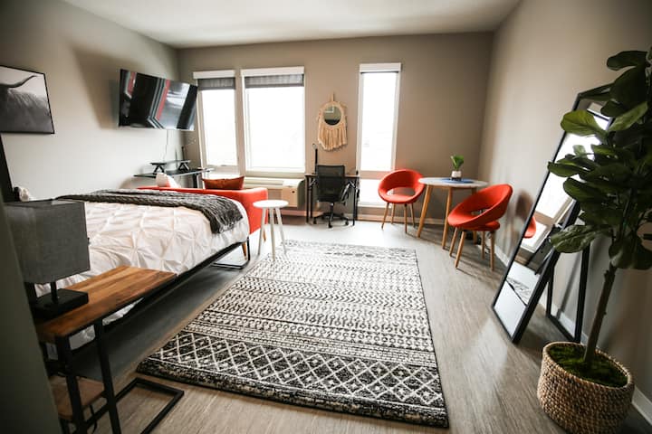 Prox31 | New Studio W Gym + Bikes By Lakes, Beach - Minneapolis, MN
