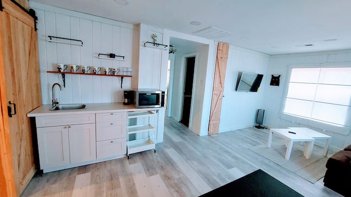 Zen Mtn Living- Fiber Internet, Free Pets 30+ Days - Colorado