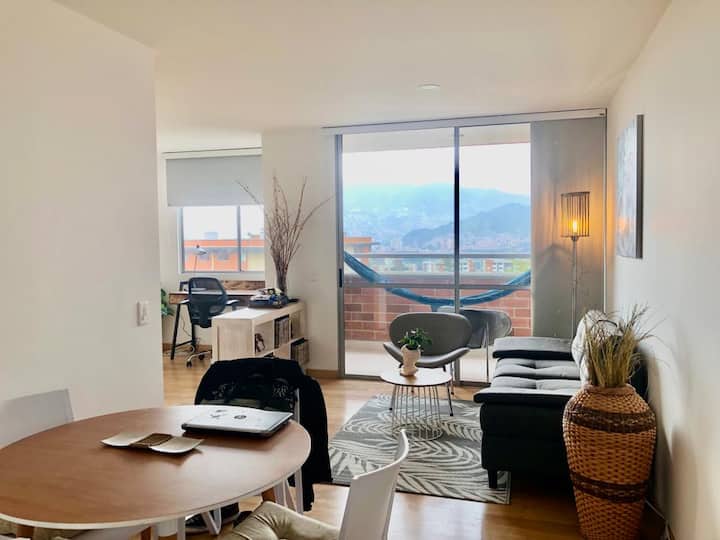 Lindo Apartamento Poblado Con Jacuzzi And A/c - Envigado