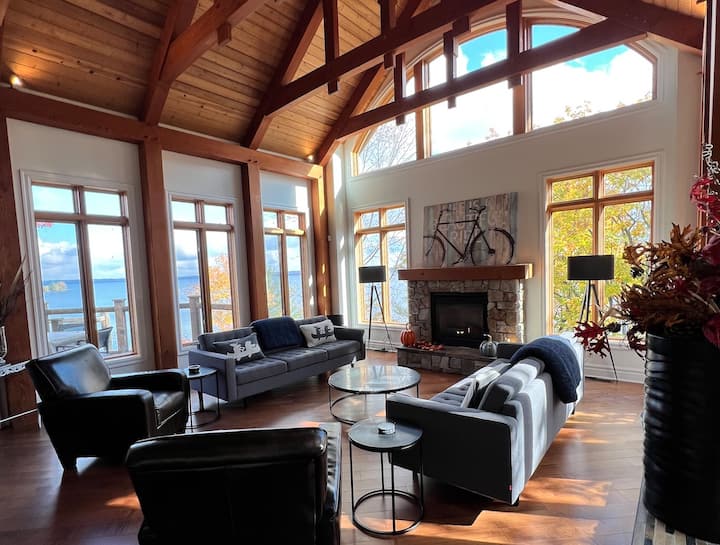 Luxury Waterfront Cottage On Lake Muskoka! - Gravenhurst