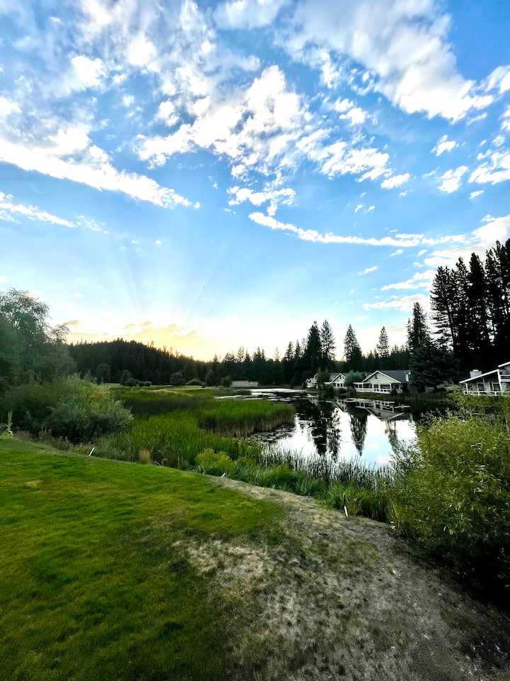 Beautiful Waterfront Townhouse - Graeagle, CA