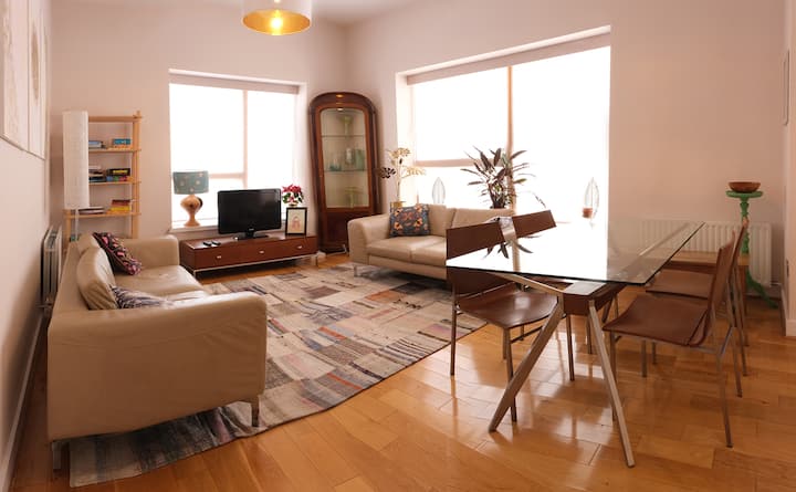 Three Bed Luxury Spacious Apartment - Dublin