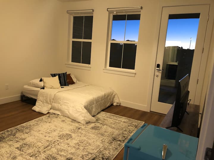 Adorable Private Suite - Thornton, CO