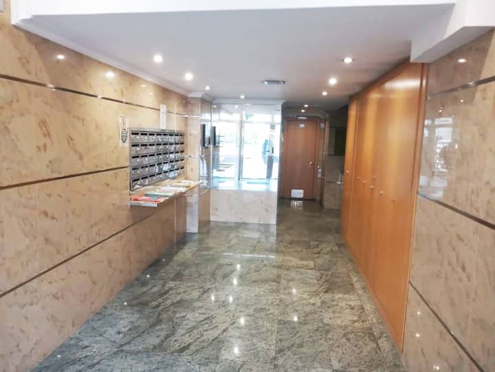 Piso Muy Céntrico En Oviedo De 3 Habitaciones - Oviedo