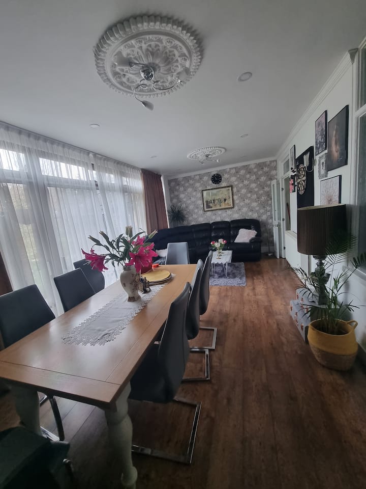 Beautiful Room In Victorian House - Ilford