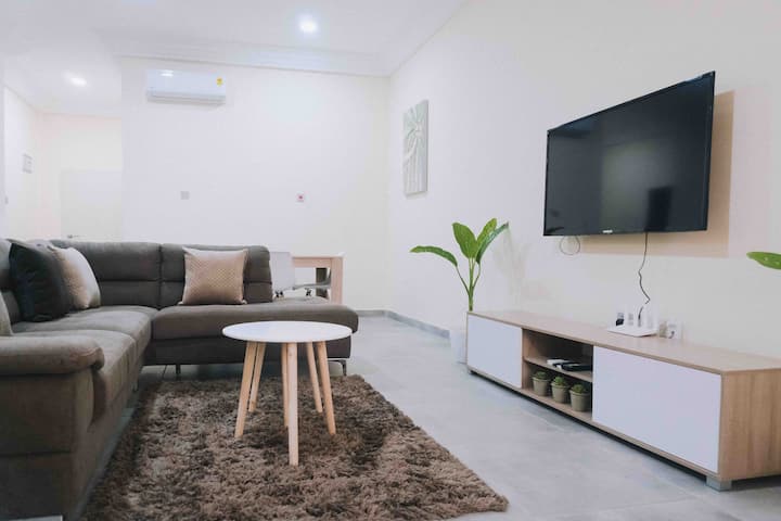 East Legon | Pool & Gym | 2bdr + Wifi & Netflix - Accra