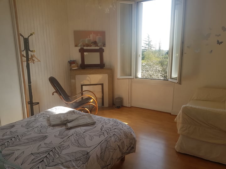 Maison Dans Le Centre Du Village - France