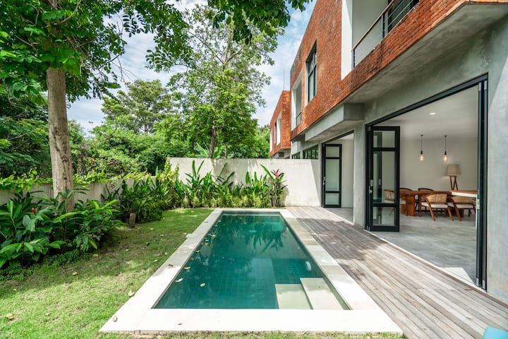 Serene Haven Umalas Pool Villa Canggu - 세미냑