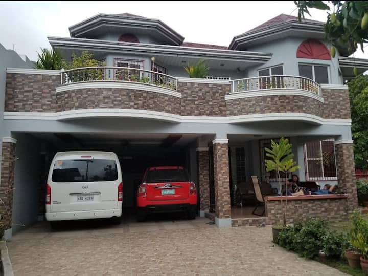 Beautiful 4 Bedroom House - Tiaong