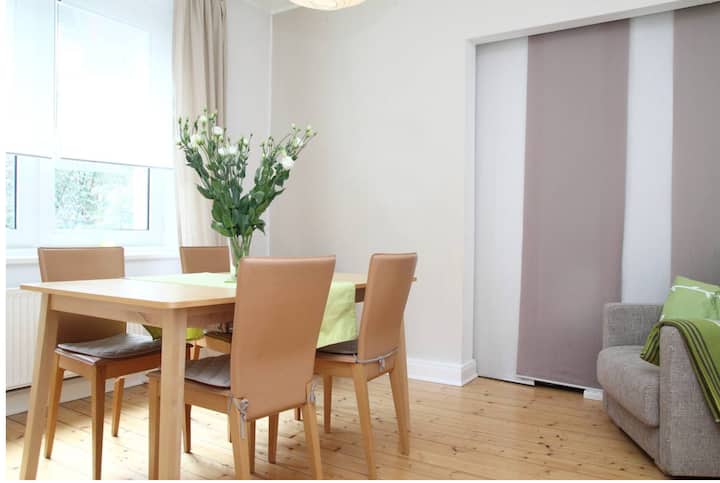 Centrally Located Apartment Near Parks + Schools - Hamburgo