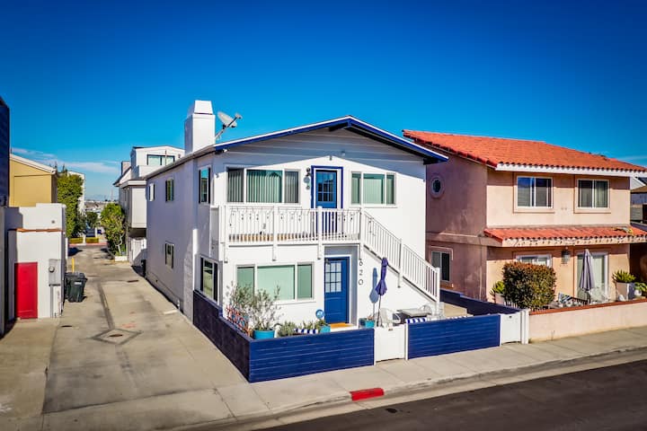 Charming Beach Condo- Kayaking, Surfing And More! - Newport Beach, CA