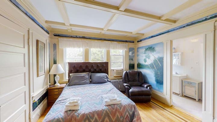 40a. Two Bedroom Unit With Views Of The Beach! - Biddeford, ME