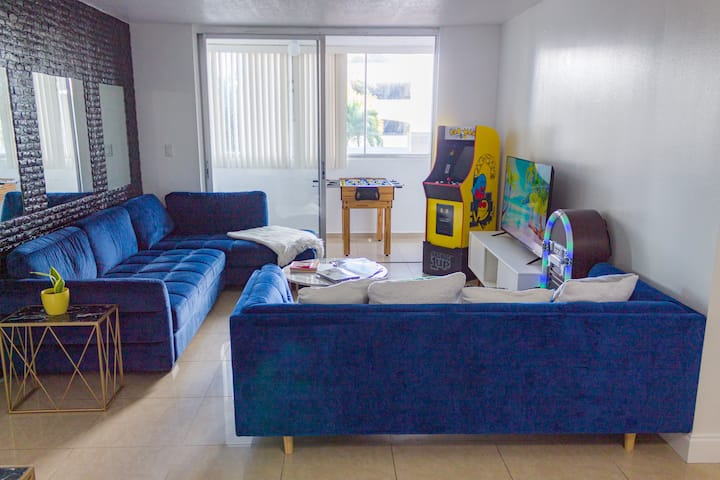 Near Airport/cruise Port - Tropical Miami Condo - Miami, FL