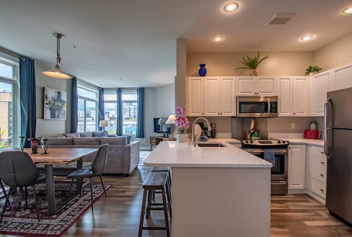 Elegant 2 Bedroom Home In The Heart Of Seattle! - Seattle