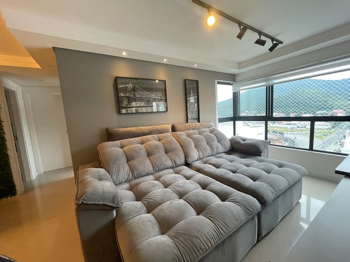 Apto De Frente Ao Shopping! Acesso Fácil à Tudo! - Balneario Camboriú